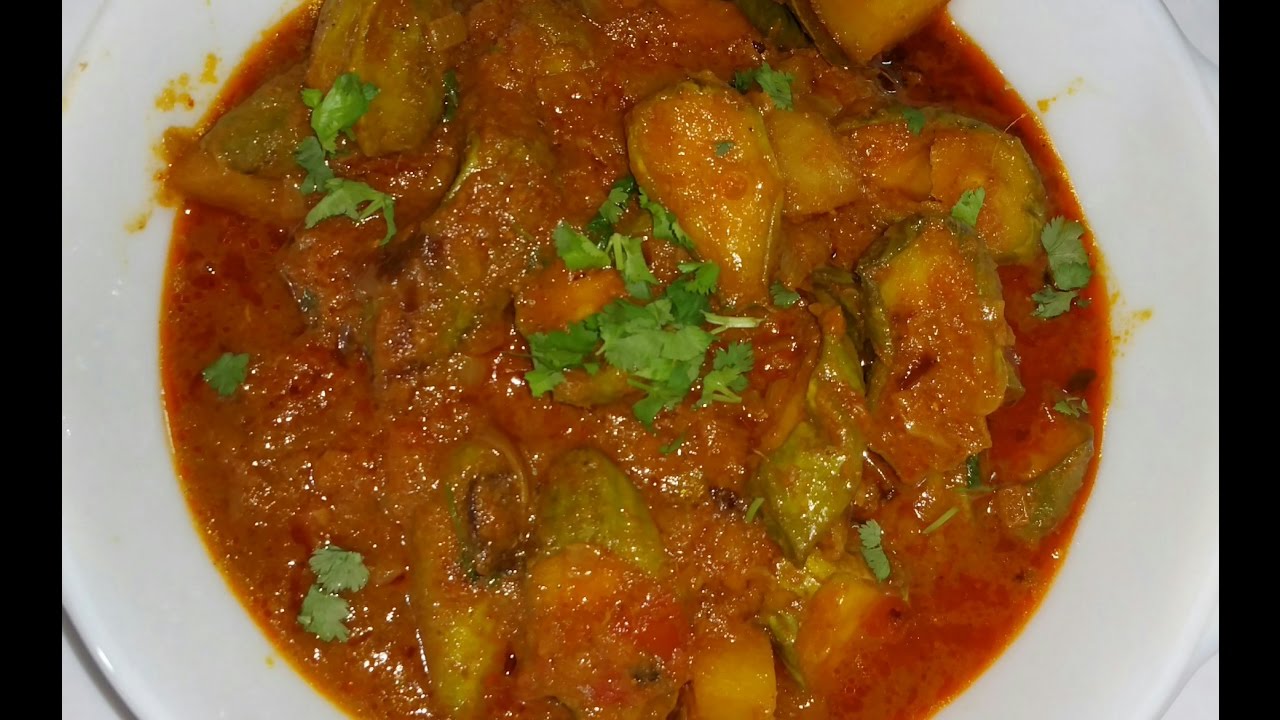 Parwal potato curry// Potol aloo rasa - YouTube