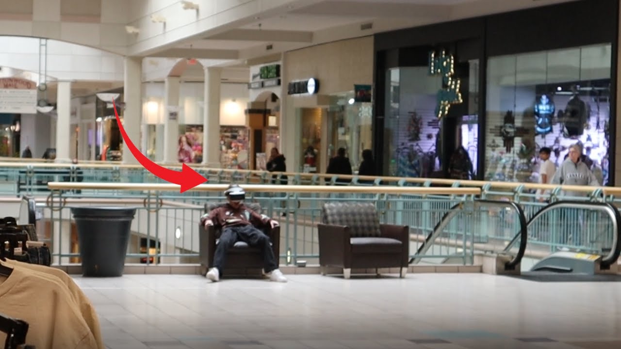 VR Screaming In Public Prank! - YouTube