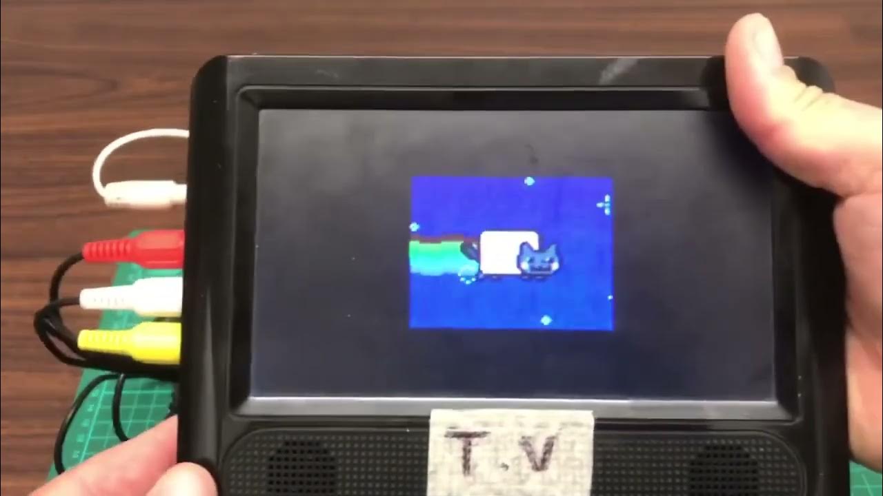 a single Parallax Propeller running Nyan cat ( Microcontroller P8X32A-D40 ) TV Out - YouTube