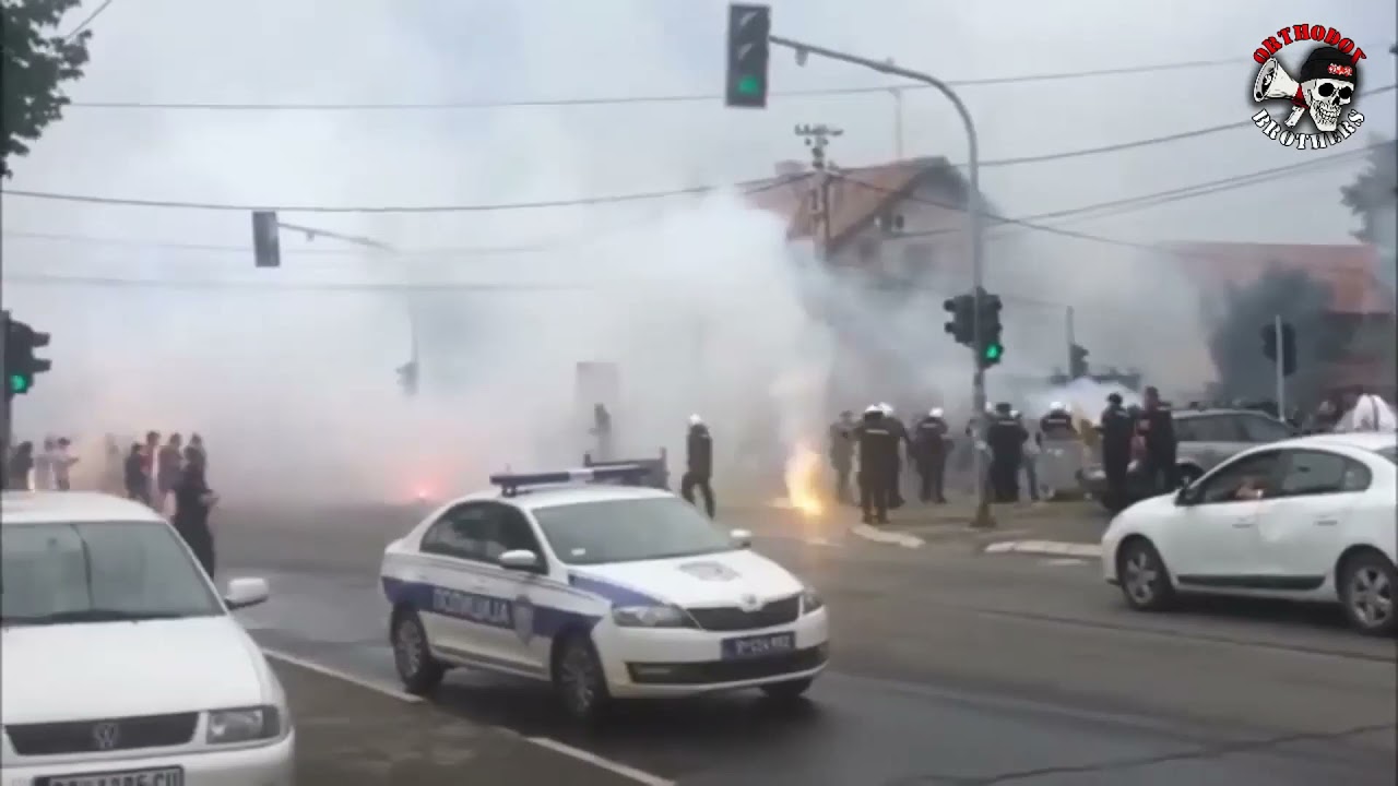 Delije vs Grobari (SVE TUCE) - YouTube