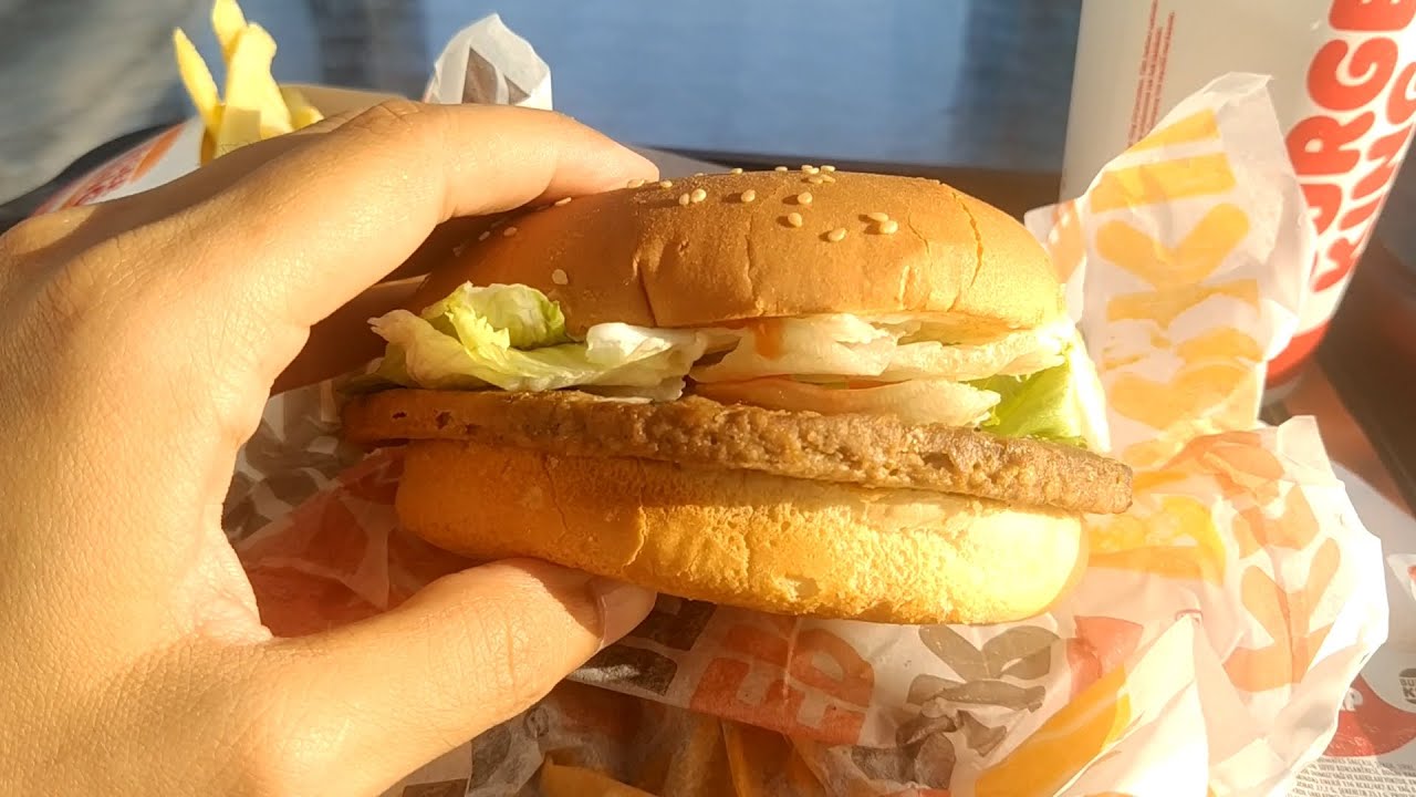 Burger King Planty Whopper Tadımı ve İncelemesi / Etsiz Sebzeli Whopper ...