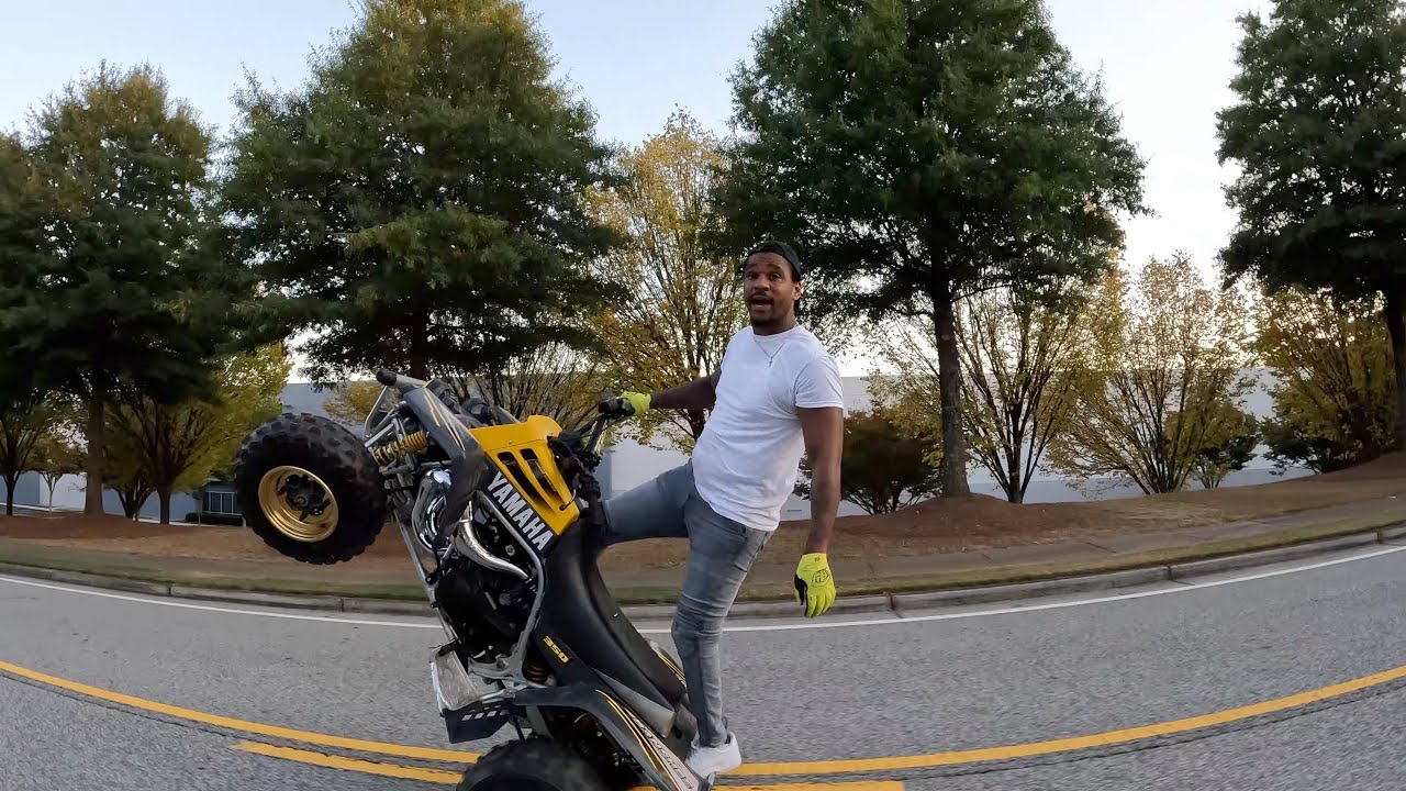 HOW TO WHEELIE A BANSHEE *WHEELIEKING WHEELIE SCHOOL! - YouTube