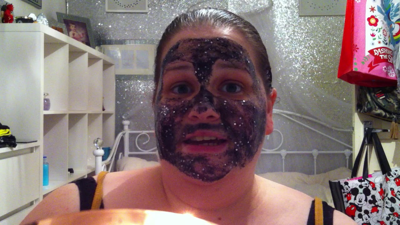 B&M MOST PAINFUL FACE MASK STAR GLITTER REVIEW. - YouTube