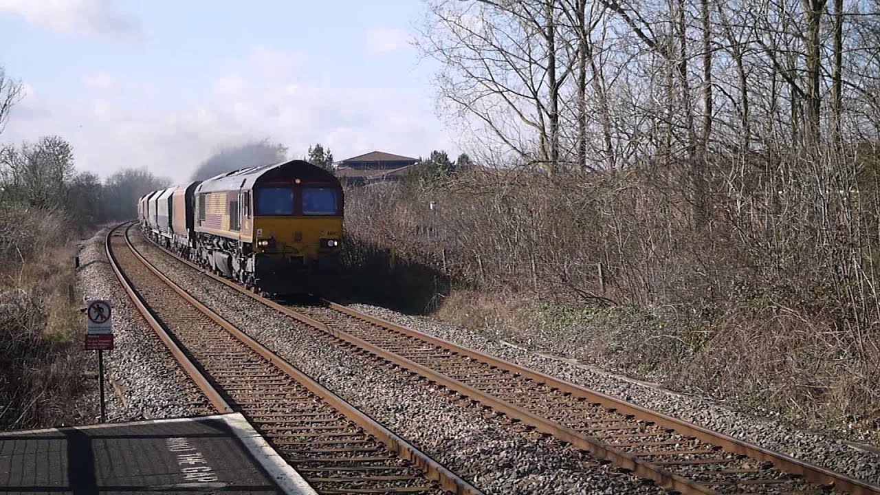 66147 Hauled Peak Forest Freight on the Bletchley to Bedford Railway ...