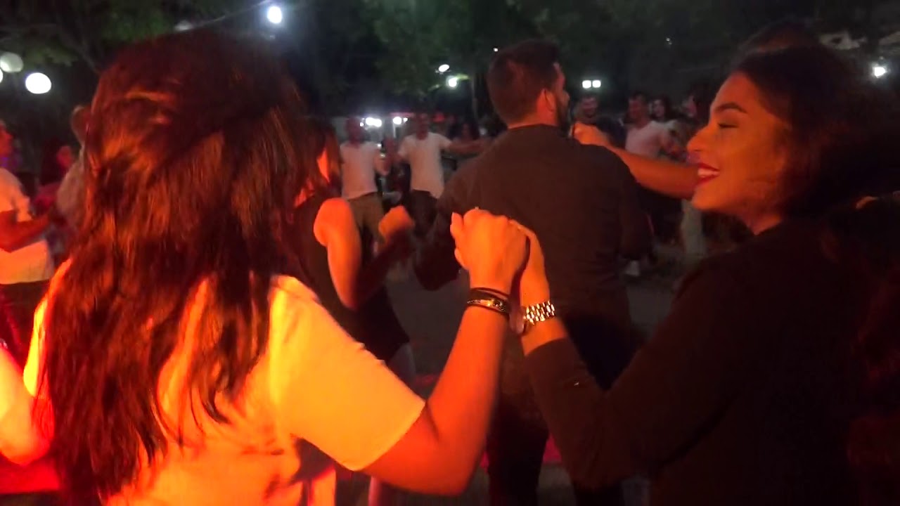ΧΑΜΟΣ ΣΤΗΝ ΚΑΛΑΜΠΑΚΑ ΜΕ ΖΕΤΤΑ ΛΕΝΑ ΣΤΟ ΤΡΑΓΟΥΔΙ, ΖΙΑΚΟΣ ΓΙΑΝΝΗ ΚΛΑΡΙΝΟ ...