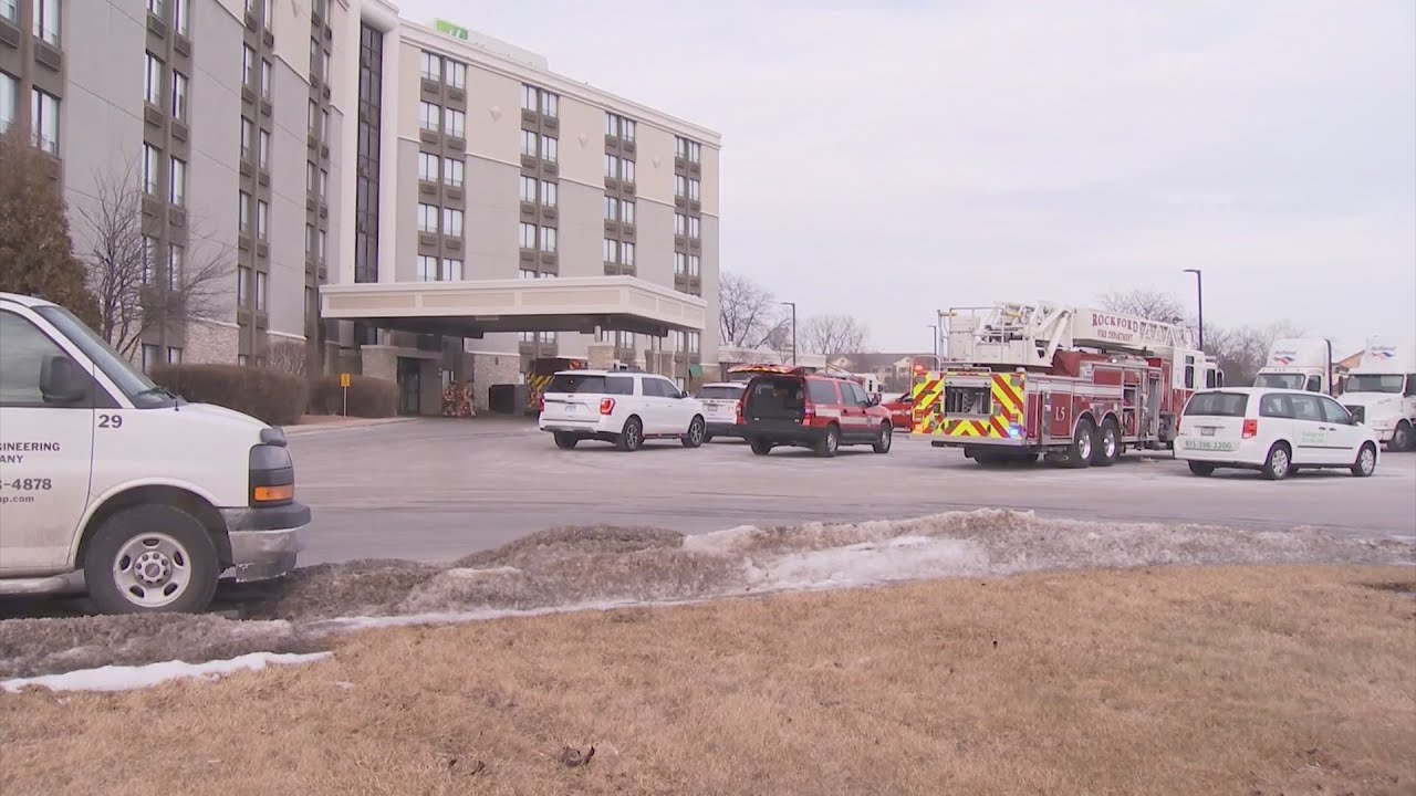 One person injured in fire at Rockford's Holiday Inn - YouTube