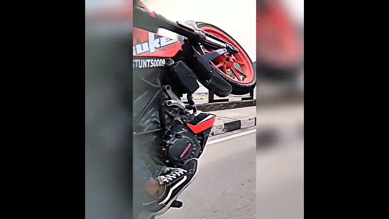 @Sam stunts # @born biker_#ktm Duke250bs6# ktmlover ♥️👍 - YouTube