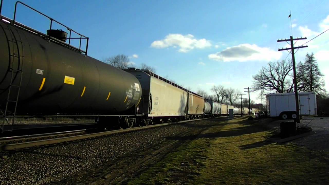 NS 8388 Leads M-PBPIJ At Villa Grove - YouTube