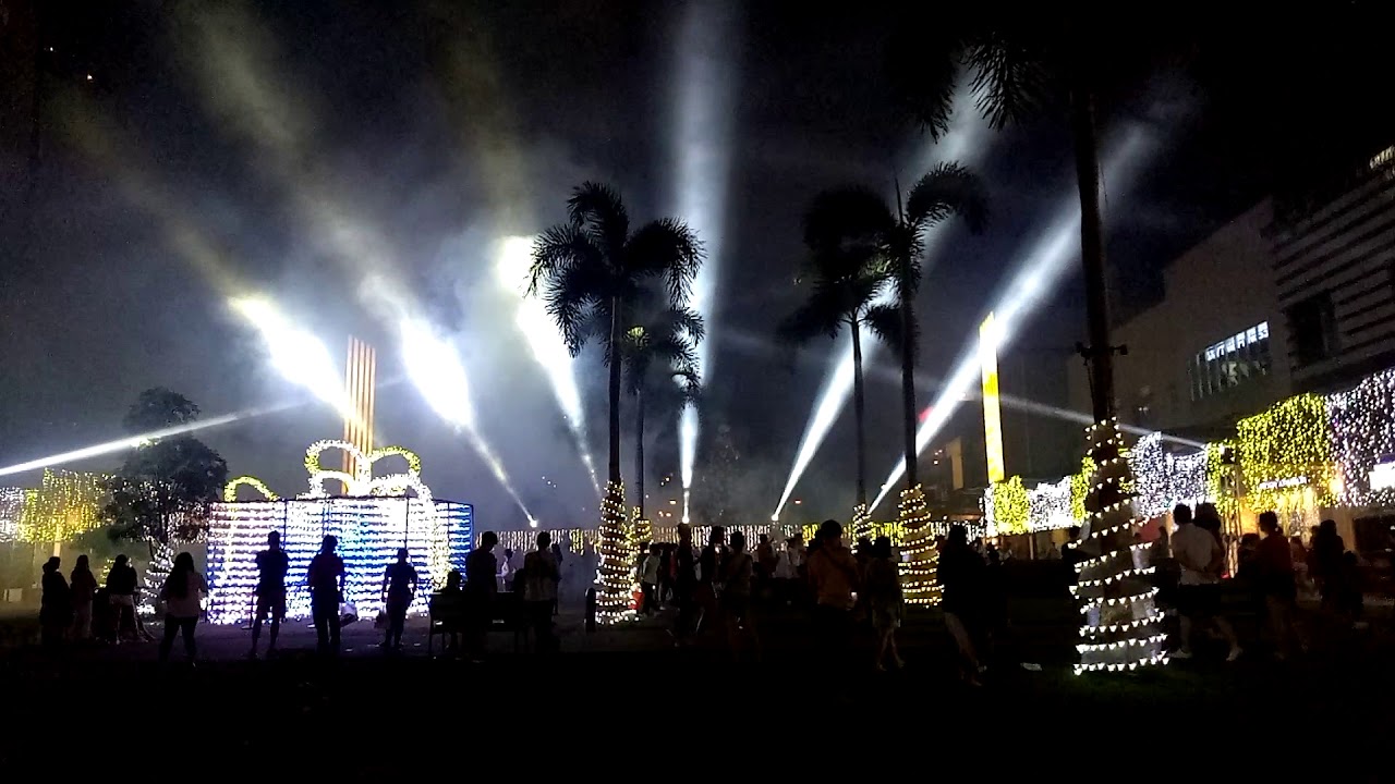 Bgc Light Show " 2017" 3 medleys - YouTube