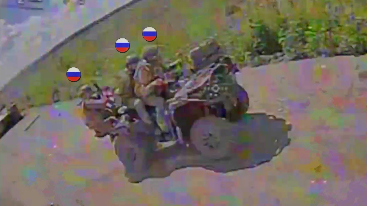 Russian troops crash their ATV while trying to flee from a drone strike ...