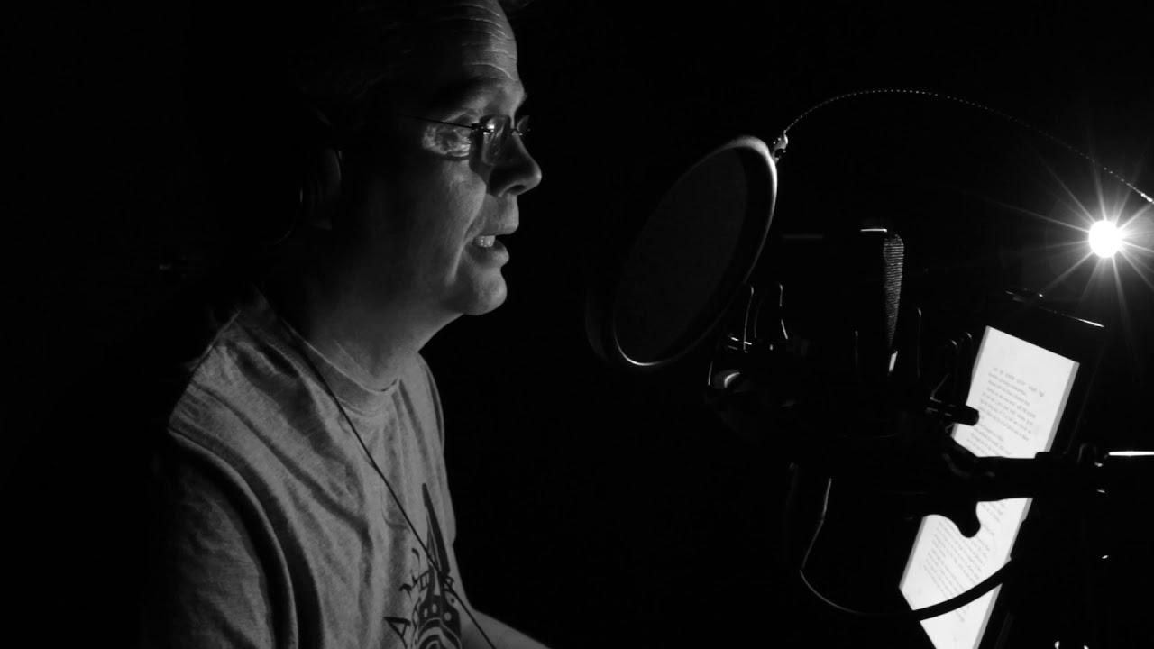 Gunnar Helgason les Mömmu klikk | Á bak við tjöldin - YouTube