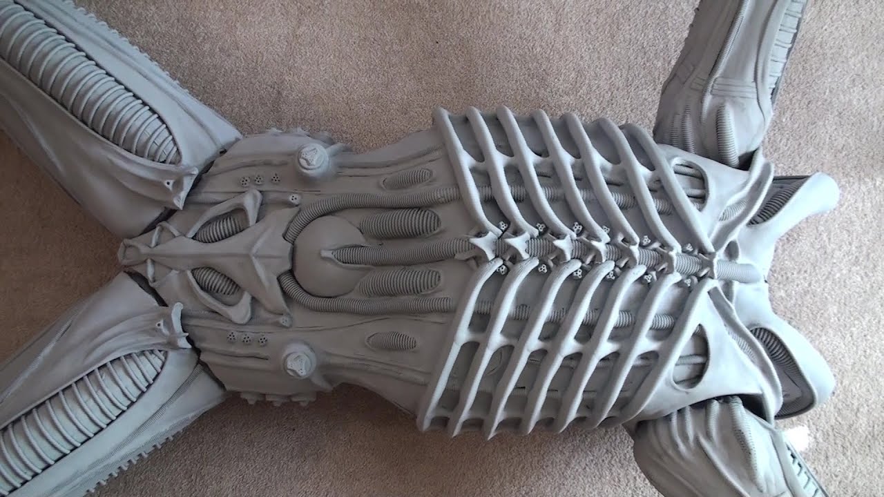 DIY Fullsize Alien Warrior (Xenomorph) Build PART2 - The Legs - YouTube