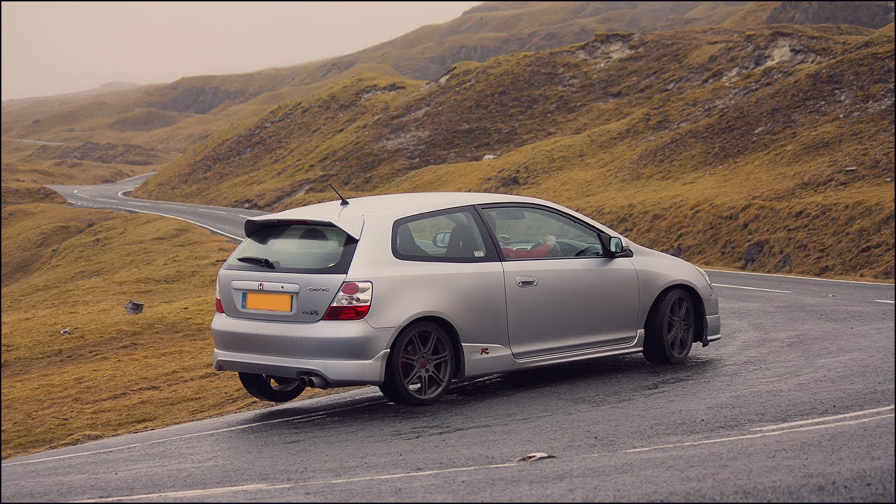 Honda Civic Type R on the A4069 Black Mountains - YouTube