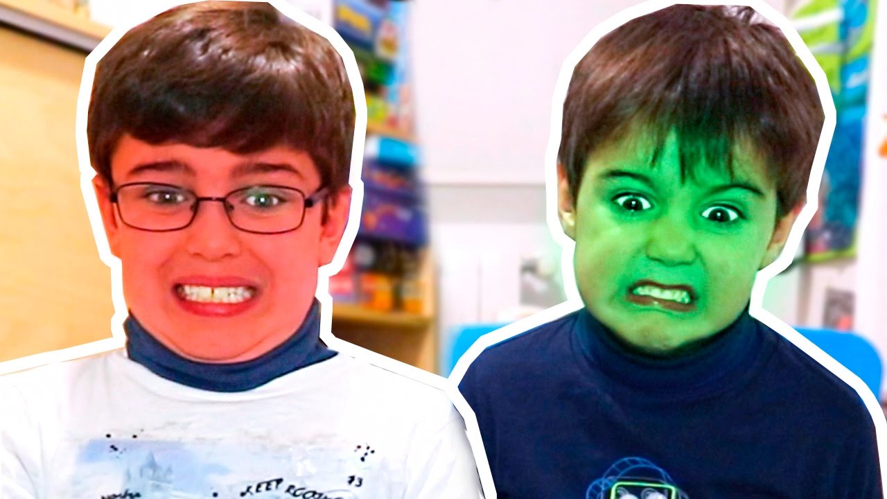 NIÑOS IMITANDO EMOJIS de WHATSAPP - tekendo tekendo - a music note