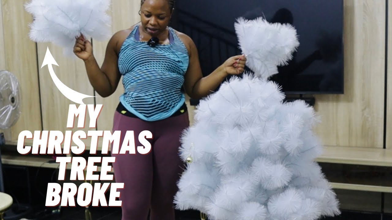 CHRISTMAS TREE DECORATION GONE WRONG| HANGING OF WREATH| MINIMALIST ...