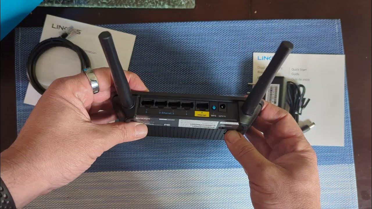 First look at the Linksys E5400 router... - YouTube