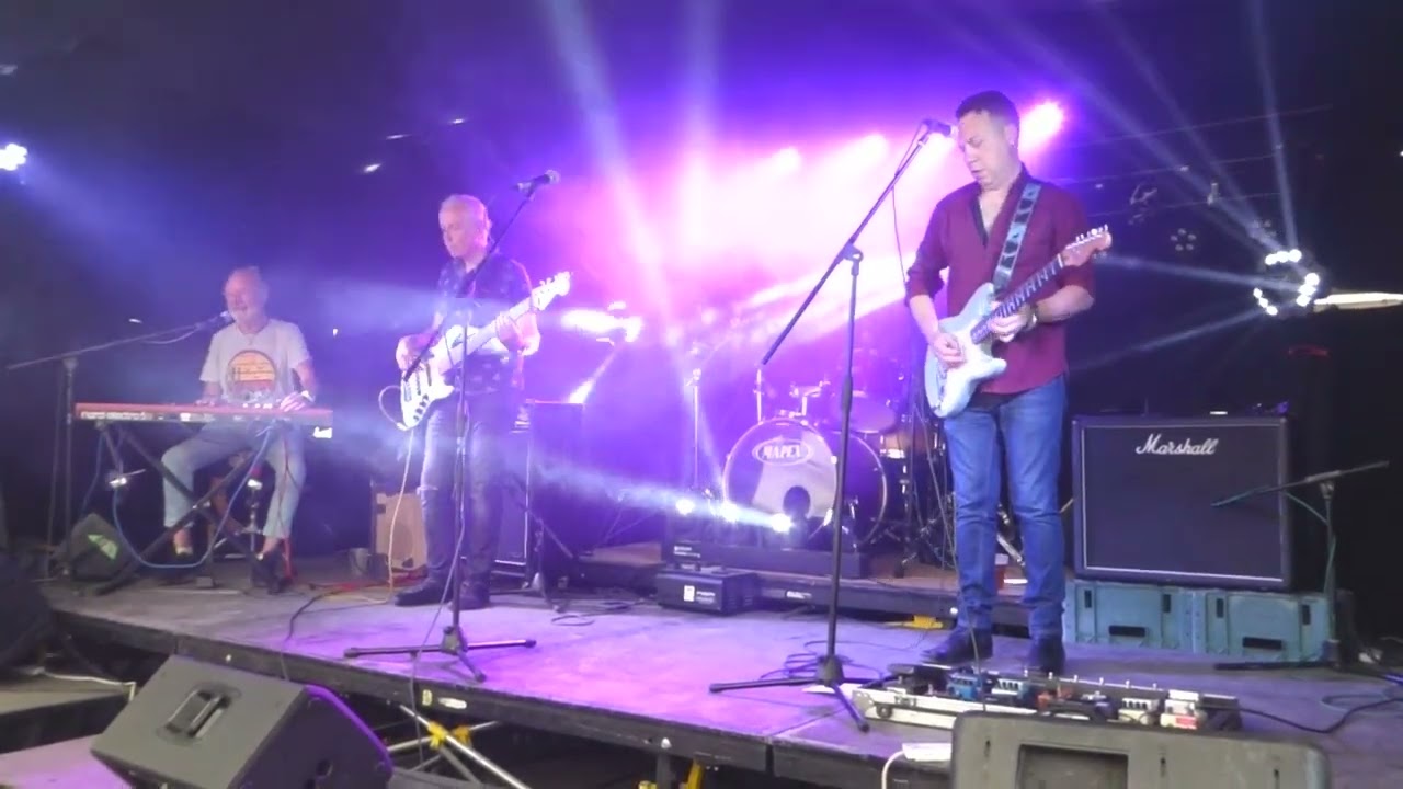 Jim Kirkpatrick Band - While My Guitar Gently Weeps (Nantwich Rory ...