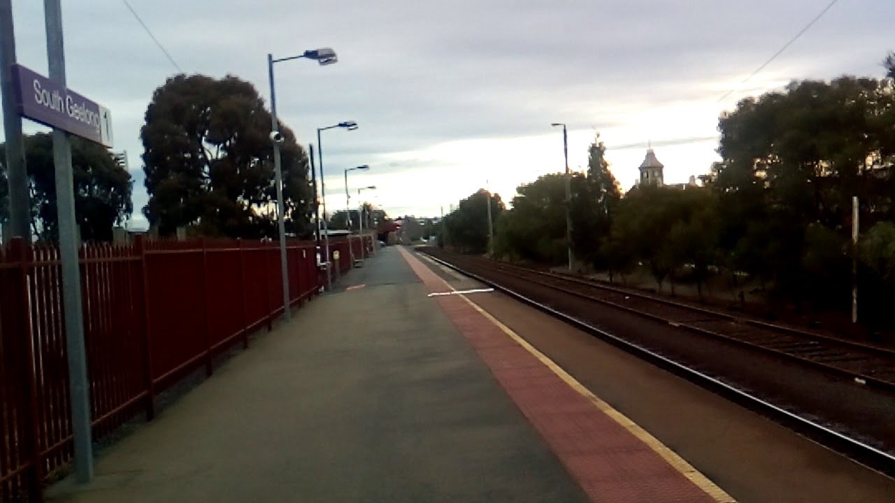 V/line N474 city of traralgon - YouTube