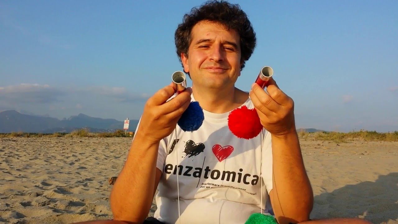Bacchetta Pom-Pom - Whimsical Magic Trick - YouTube