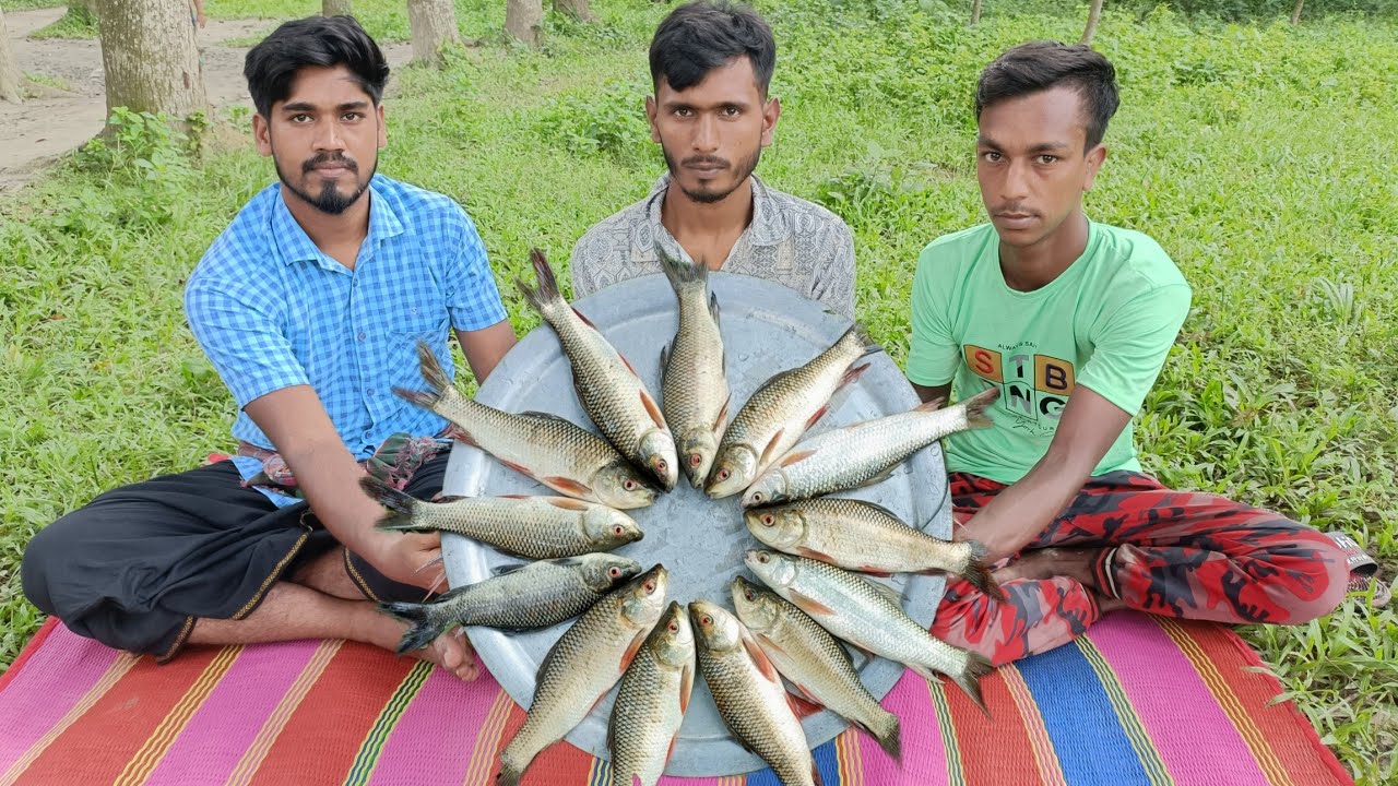 4 KG Rui Fish Bengali kosha curry recipe cooking by 3 Brother for whole ...