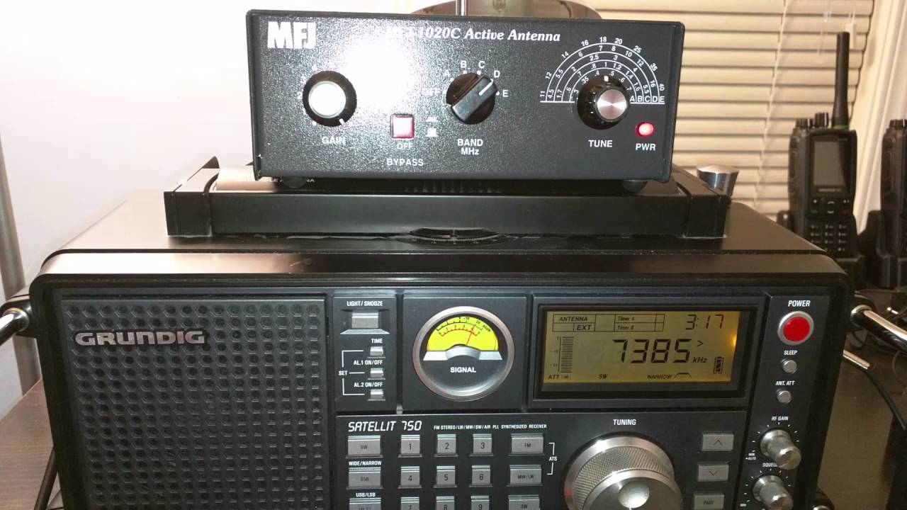 MFJ 1020c Active Indoor Antenna - Strong Reception - YouTube