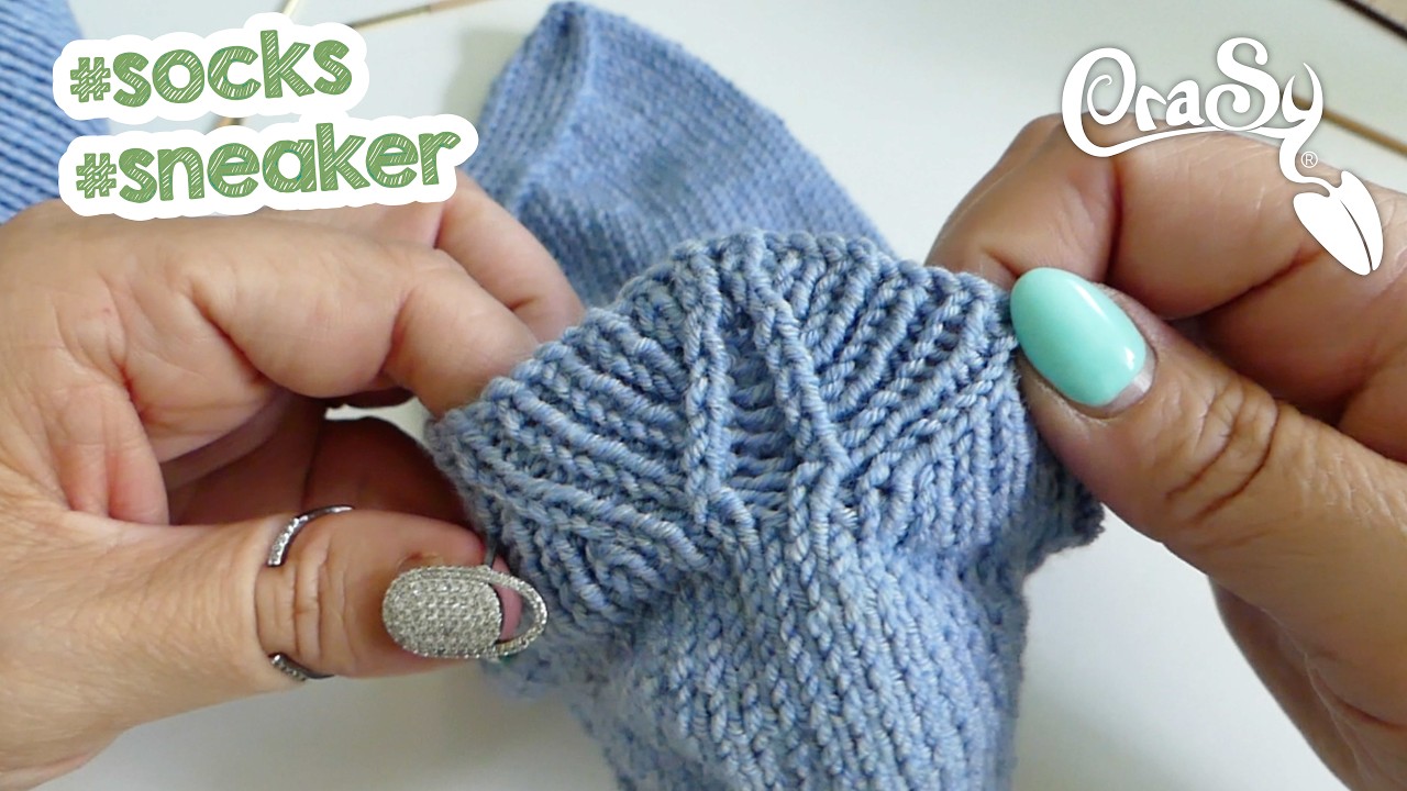 Sneaker mit EaSy Sportsteg, runder Bumerangferse und anatomische Socken ...