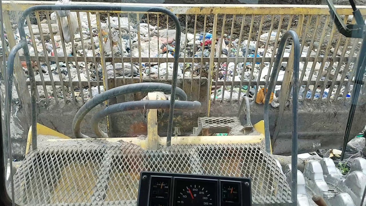 Bomag landfill compactor - YouTube