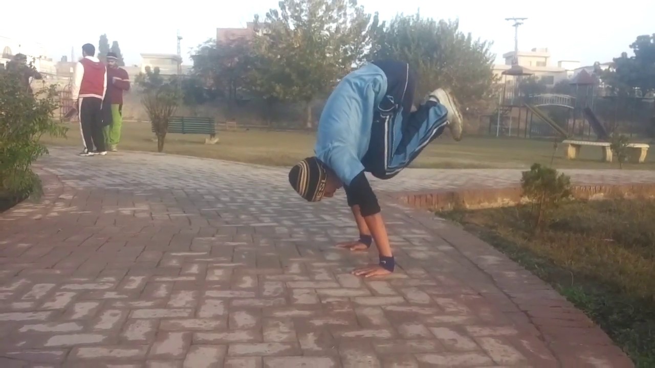 SkillzUp - Half planche practising - YouTube
