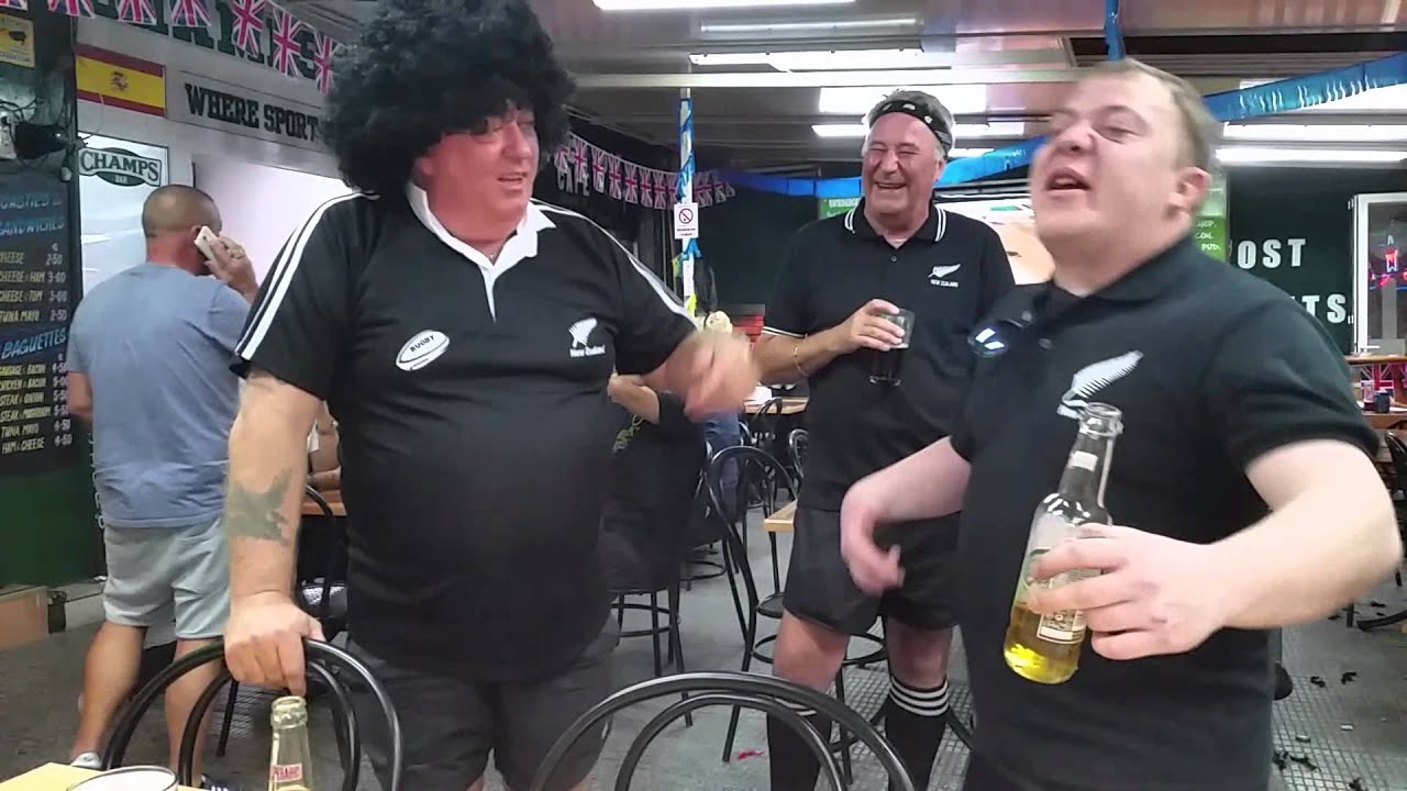 Benidorm Fiesta's Fight - YouTube