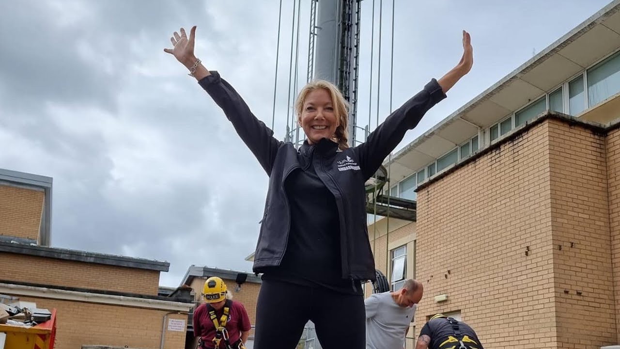 Alex Lovell in the Air (20/08/22) - YouTube