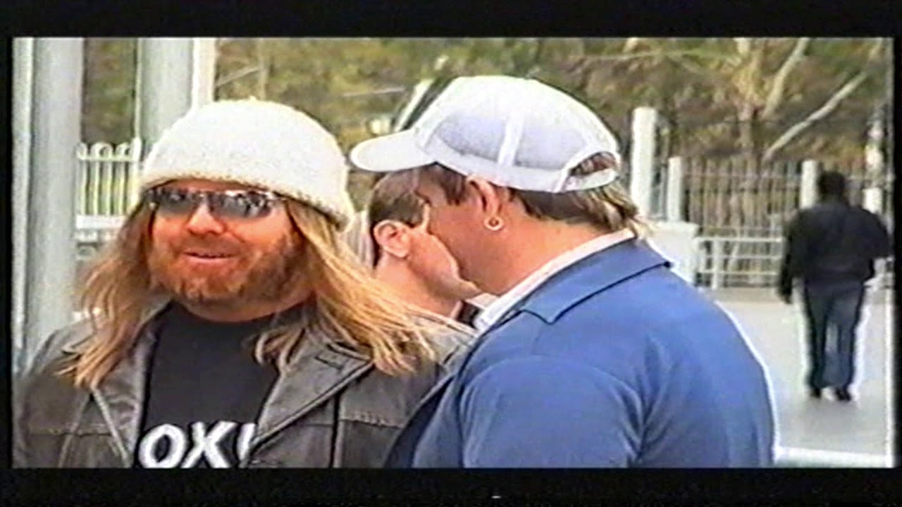 Hilarious! Comedian Peter Helliar appears on Australian Idol - YouTube