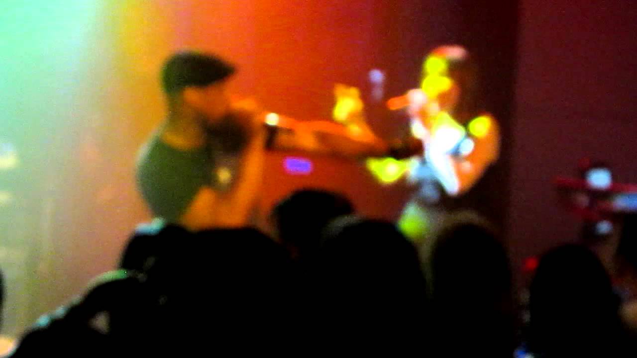 Doron Bell jr singing with Famous Players Band - YouTube