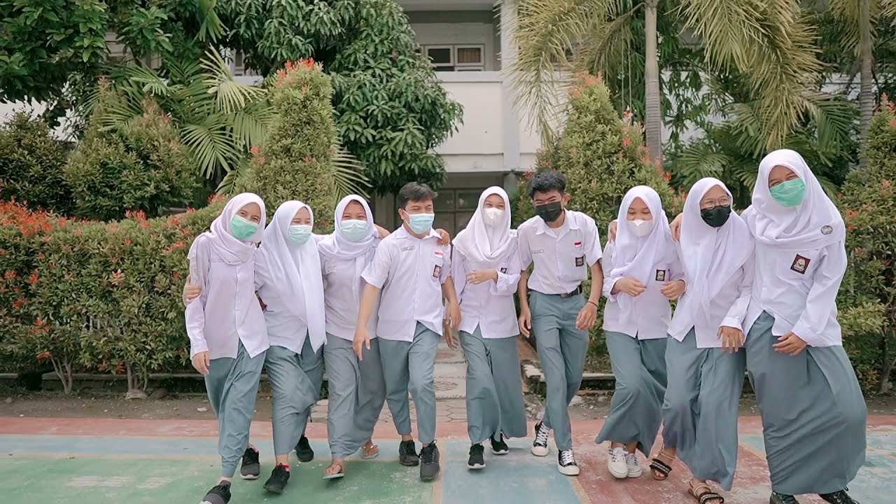 Video Angkatan'21 Sma 10 Padang - YouTube