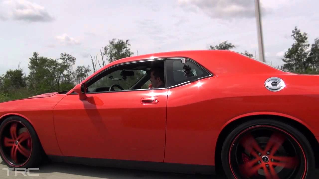 10 sec 590hp GTR Show car vs 750hp Blown Dodge Challenger - YouTube