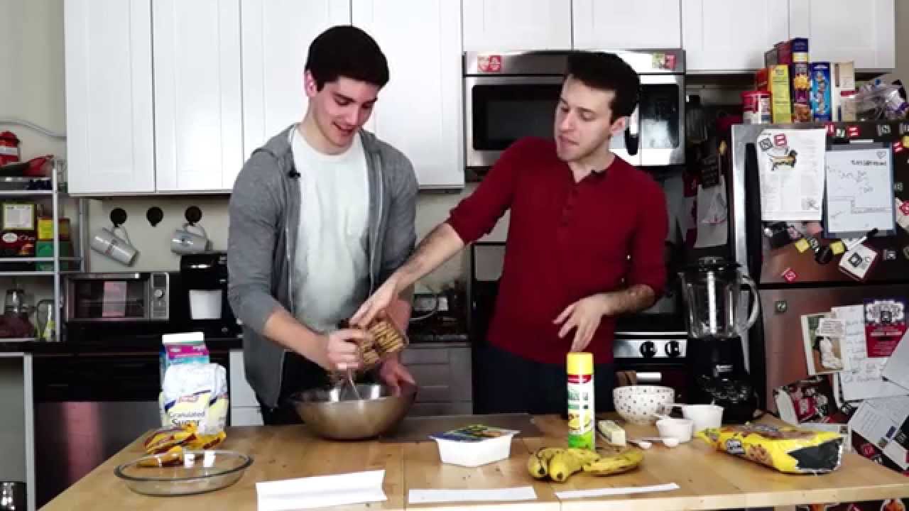 Baking It On Broadway: NEWSIES' Adam Kaplan - YouTube