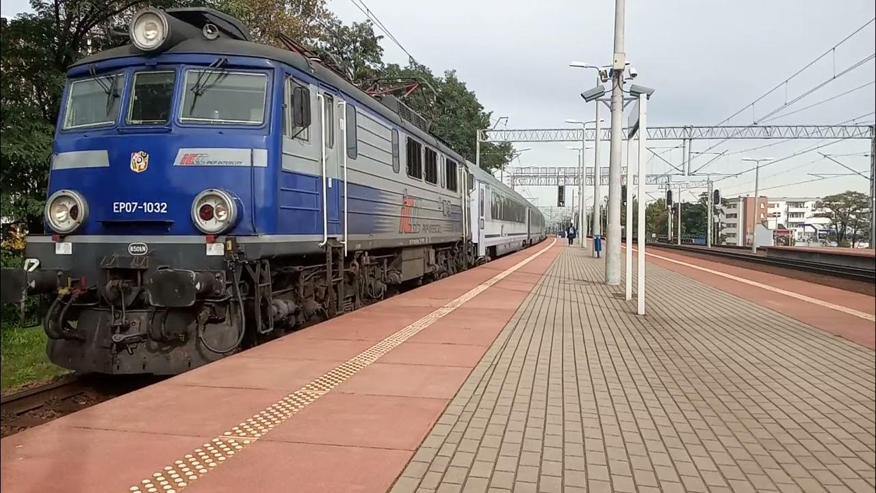 EP07-1032 z IC Jeziorak - YouTube