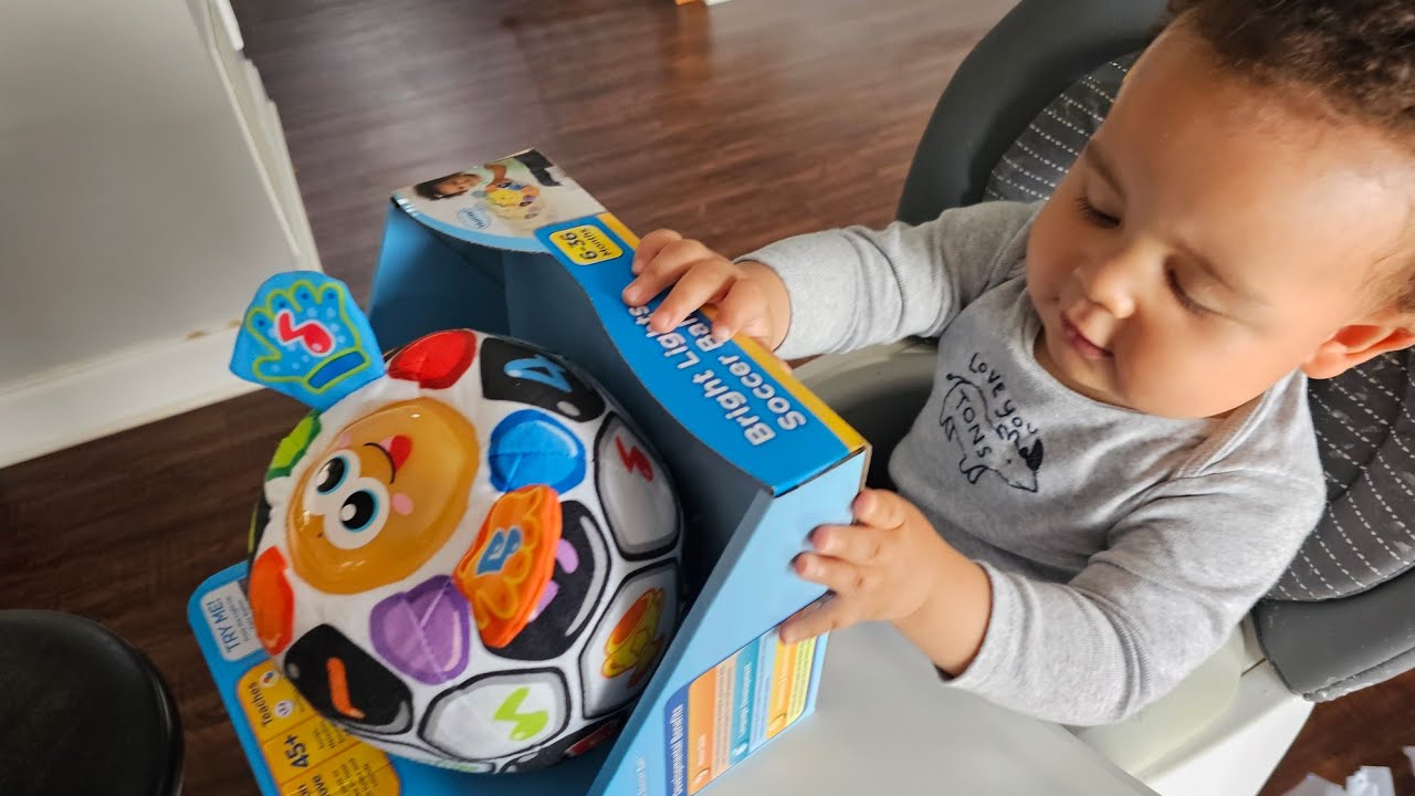 Unbox | VTech Bright lights Soccer Ball - YouTube
