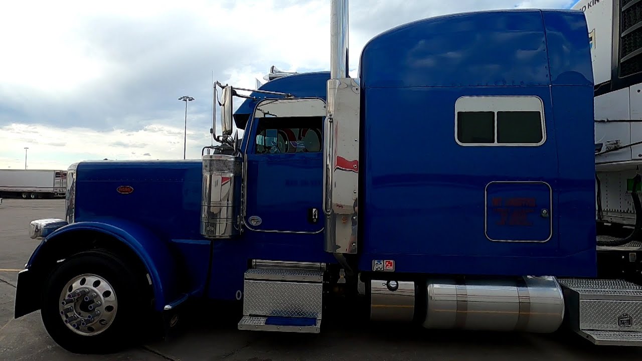 Blue Peterbilt 389 At Iowa 80 Truck Stop In Walcott - YouTube