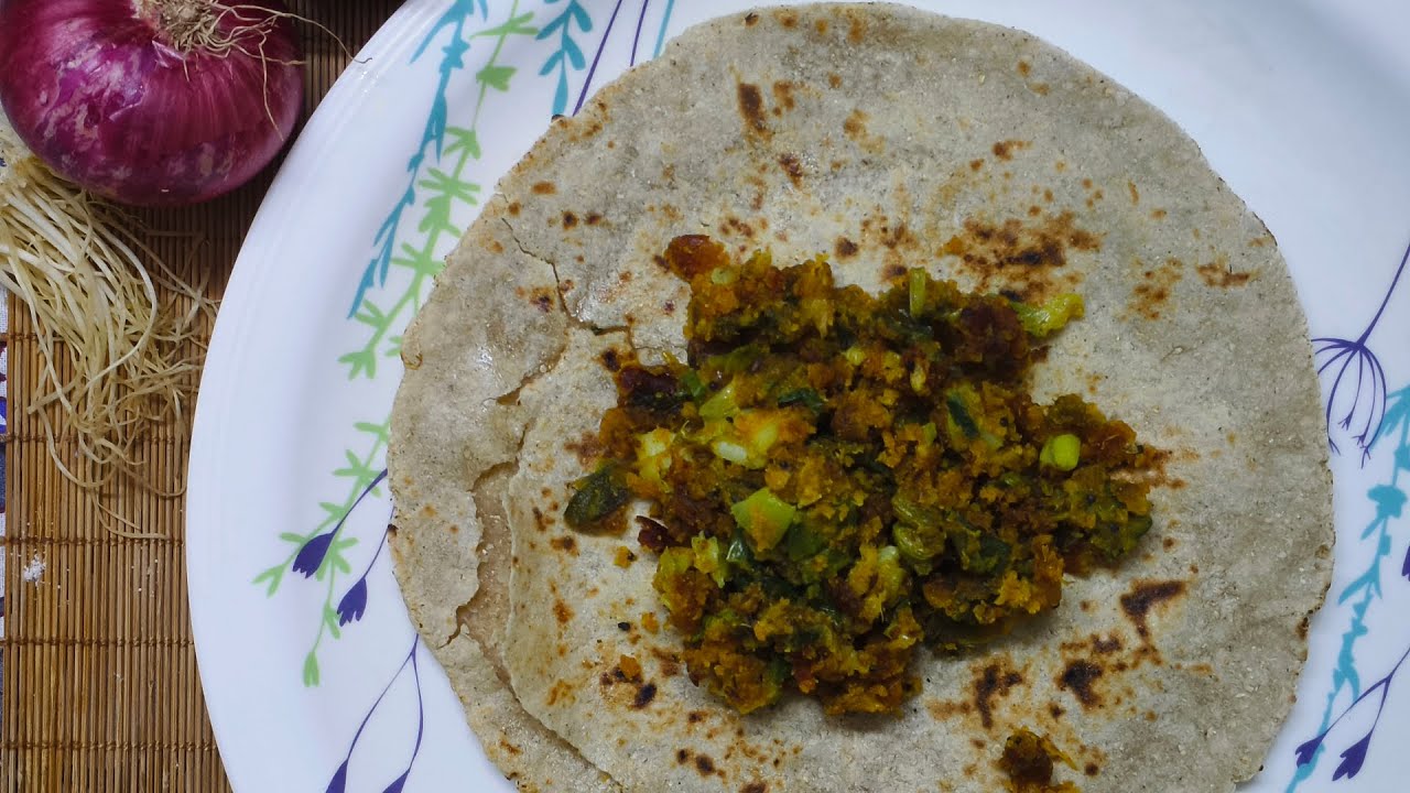 Zunka Bhakri | झुणका भाकरी #maharashtrianfood - YouTube