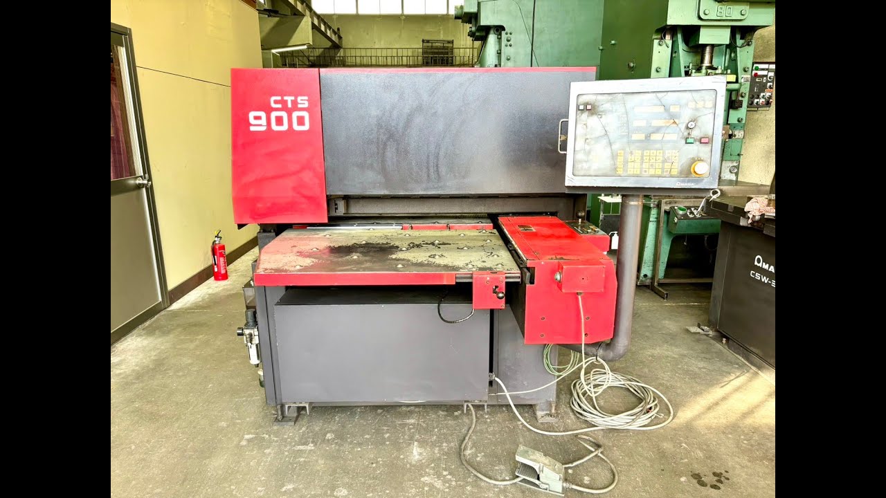 アマダ NCタッピング CTS-900 - YouTube