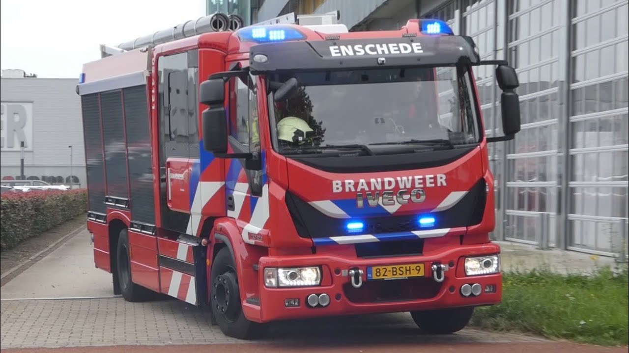 Brandweer, OVD-G en Ambulances met spoed in Enschede - YouTube