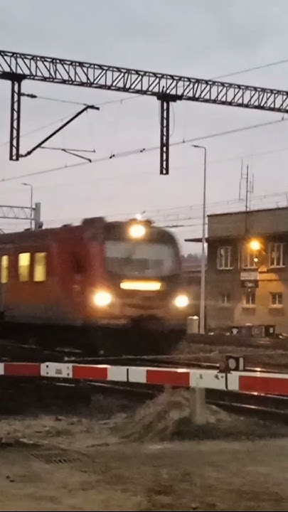 #kolej #pkp #olkusz #kibel #spot #mk #train #en57 #przejazd #milosnikkolei #railway# ...