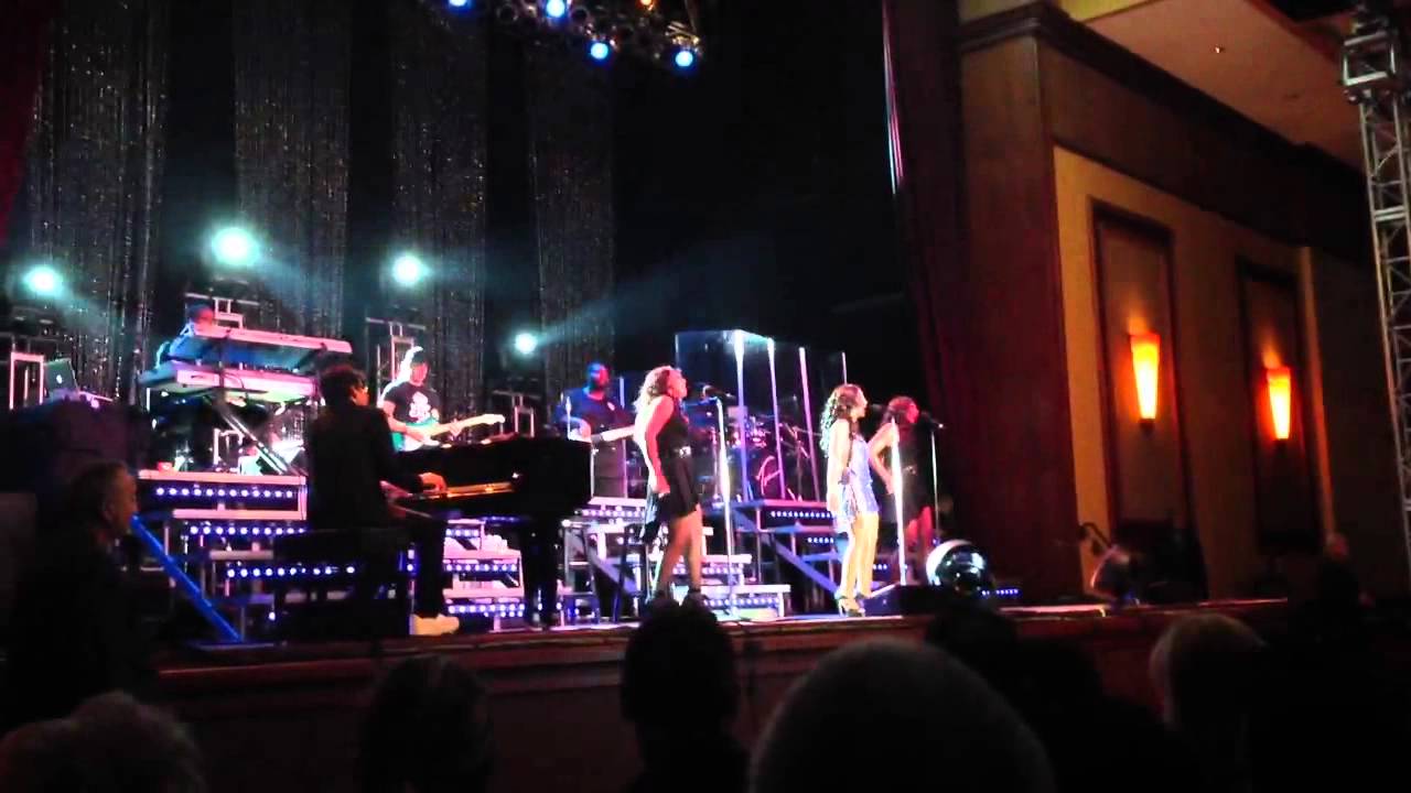Toni Braxton, "He Wasn't Man Enough (Chorus Snippet)" live - YouTube