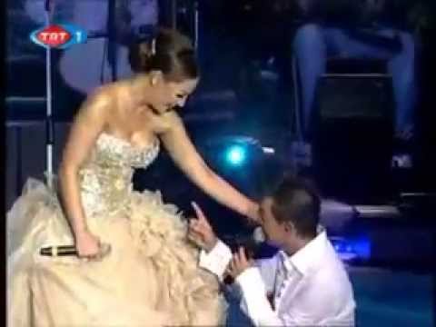 ebru gündeş süper  düet serdar ortaç bilsem ki (tam bir müzik ziyafeti )