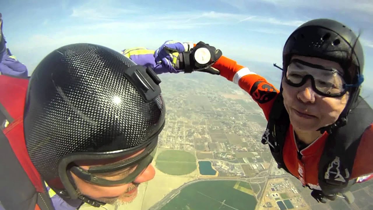 Pinoy Skydiver in Perris Valley - YouTube