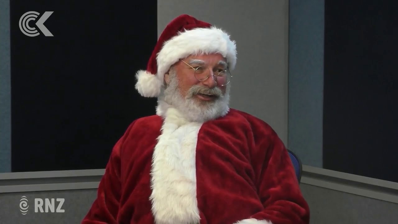 What makes a good Santa - YouTube