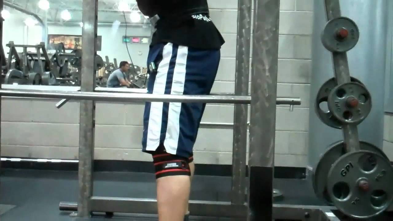 Sheiko 37 week 4 day 1 370 x 2 on squats 295 x 3 on bench - YouTube