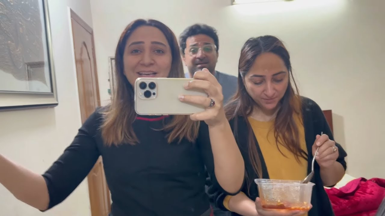 Thand Ko Ho Gaya Hai Hum Se Payar 🥶🥰 || Iman and Moazzam Vlogs#306 - YouTube