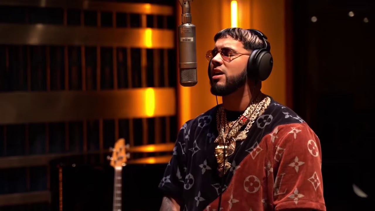 Anuel AA ¿ Los Hombres No Lloran En Vivo - YouTube
