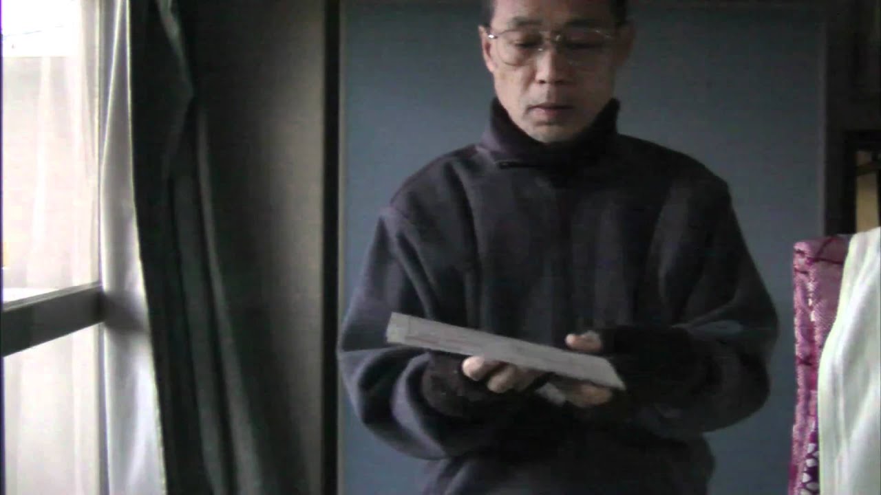 Hand holding an object is always shaking a little (Silent) - YouTube